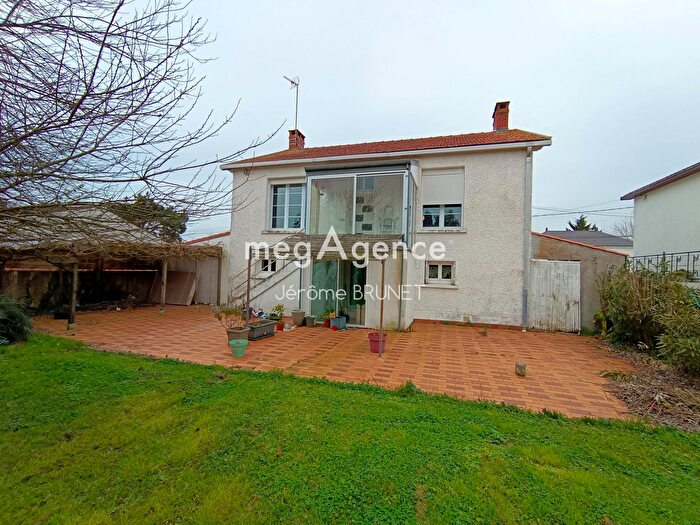 Maison à vendre - Luçon - 6 pièces - 3 chambres