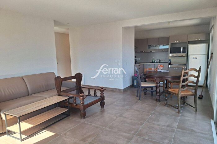 Appartement à louer - Boulevars-Gare-Saint Leger-Chabrand, Draguignan - 3 pièces - 2 chambres