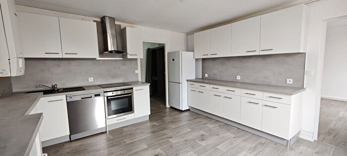 Appartement à louer - Villers-Semeuse - 4 pièces - 2 chambres