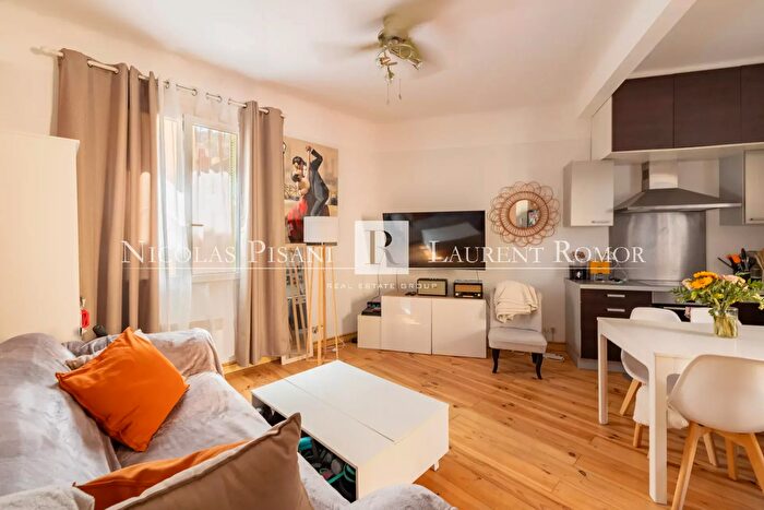 Villefranche-sur-Mer : Appartement 3 pièces à vendre