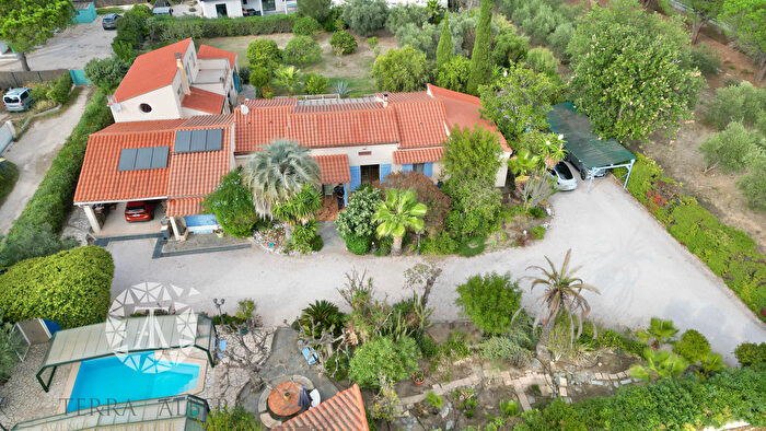 Maison à vendre - Saint-André - 10 pièces - 5 chambres