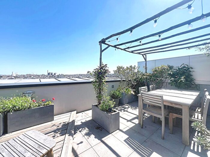 Appartement 5 pièces à Paris 17ème, Porte de Clichy, à vendre