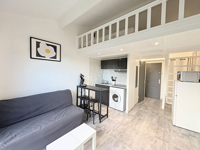 Appartement à louer - Vence, Saint-Martin, Lubiane, Le Suve - 2 pièces - 1 chambre