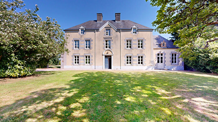 Maison 11 pièces à Saint-Denis-le-Gast, à vendre