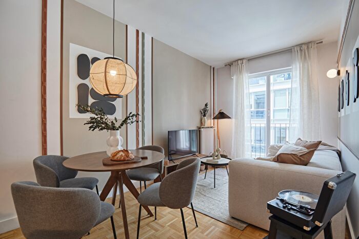 Appartement à louer - Paris e , Dauphine - 3 pièces - 2 chambres