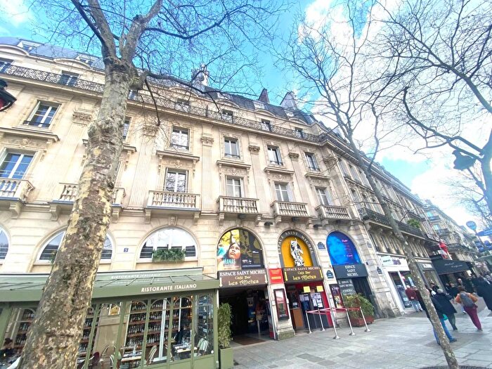 Appartement à louer - Paris ème arrondissement - 4 pièces