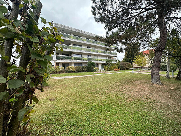 Appartement à vendre - Le Raincy, Côteaux - 4 pièces - 2 chambres