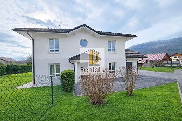 Maison à louer - Divonne-les-Bains - 5 pièces - 4 chambres