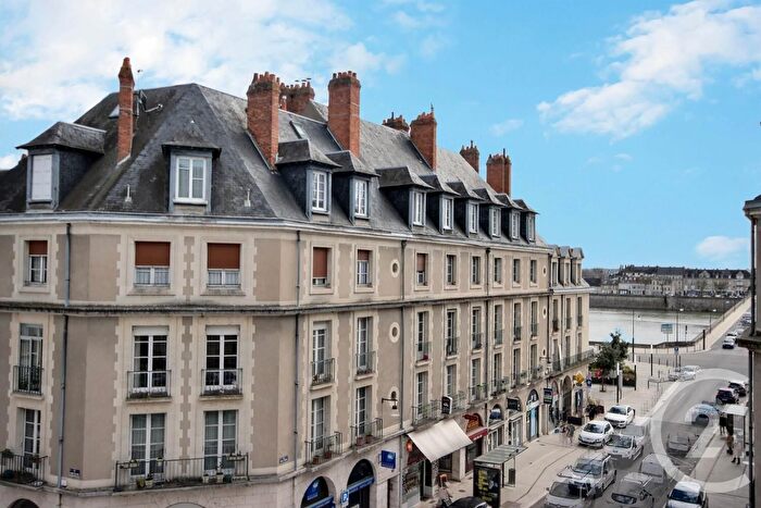 Appartement à louer - Blois, Centre-ville - 2 pièces - 1 chambre