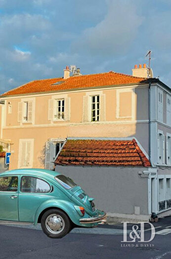 Maison à vendre - Garches, Porte Jaune, Petit Garches - 7 pièces - 5 chambres