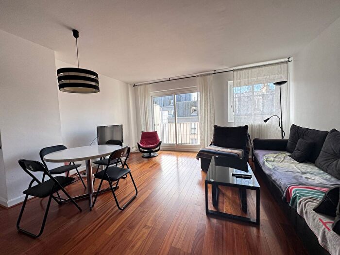 Appartement à louer - Paris ème arrondissement - 3 pièces - 2 chambres