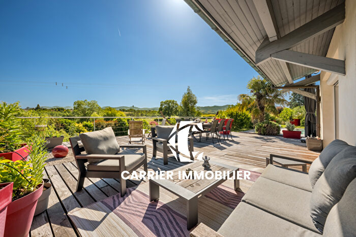 Maison 9 pièces à vendre à Saint-Genis-les-Ollières