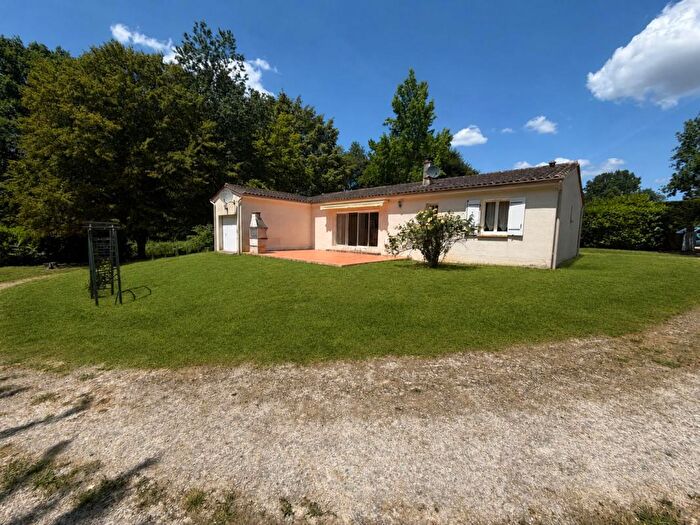 Pressignac-Vicq : Maison 4 pièces à vendre