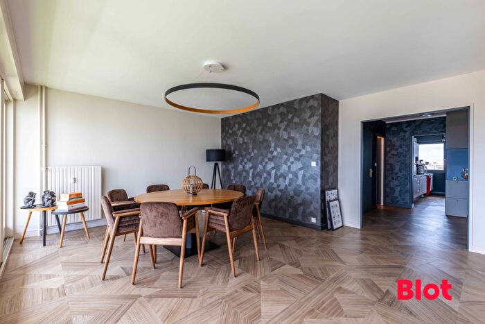 Appartement à vendre - Quartiers Centre, Centre-ville - 5 pièces - 3 chambres