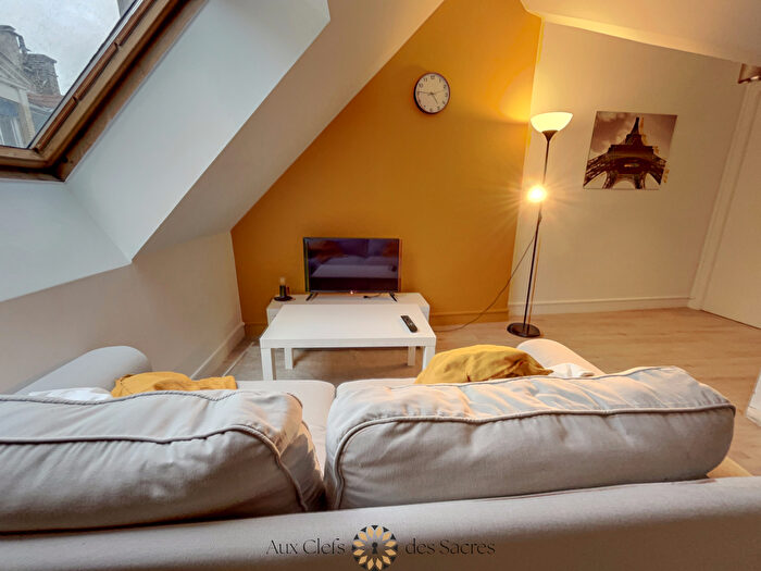 Appartement à louer - Reims, Centre-ville - 3 pièces - 2 chambres