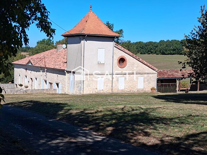 Sainte-Colombe-de-Villeneuve : Maison 7 pièces à vendre