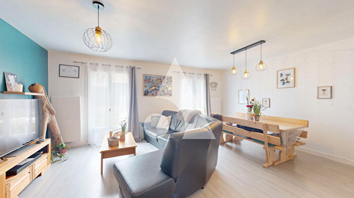Janville-sur-Juine : Maison 4 pièces à vendre