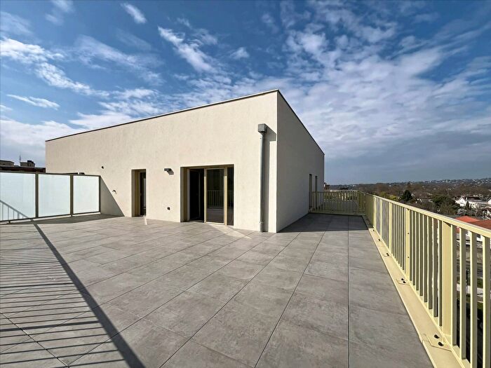 Appartement à louer - Centre, Caluire-et-Cuire - 4 pièces - 2 chambres