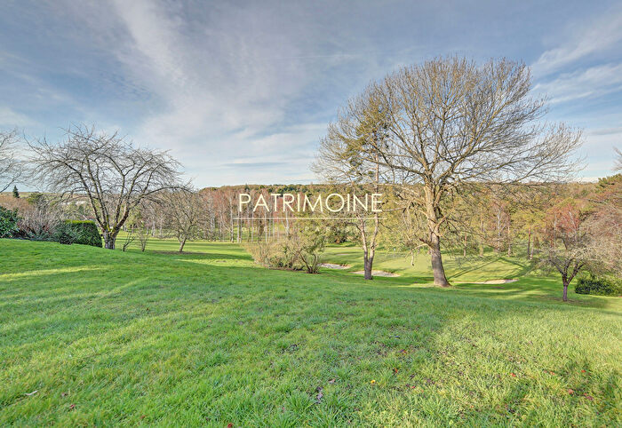 Saint-Nom-la-Bretèche : Maison 12 pièces à vendre