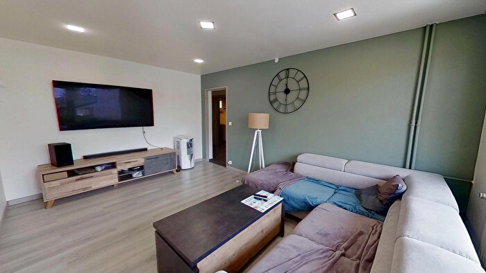 Appartement à vendre - Sausheim - 5 pièces - 3 chambres