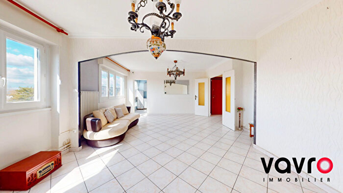 Appartement à vendre - Décines-Charpieu - 4 pièces - 3 chambres