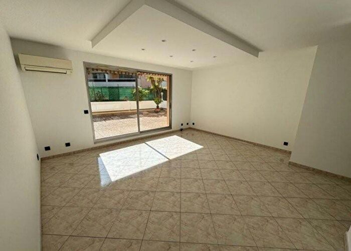 Appartement à louer - Marseille ème - 3 pièces - 2 chambres