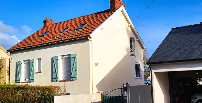 Maison à vendre - La Chapelle-sur-Erdre, Centre-ville, Gare, Chêne Vert - 4 pièces - 3 chambres