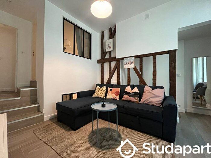 Appartement à louer - Centre Ville, Reims - 3 pièces - 2 chambres