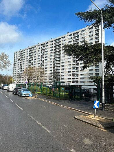 Appartement à louer - Verlaine-Routes, La Courneuve - 4 pièces - 3 chambres