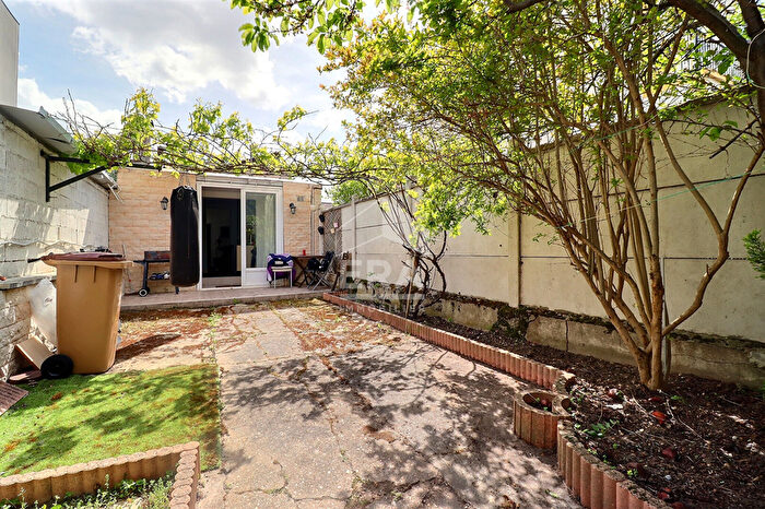 Colombes, Grèves Plateau : Maison 3 pièces à vendre