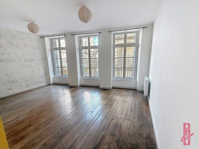 Appartement 1 pièce à Angoulême, Saint-Ausone, Saint-Martin, à louer