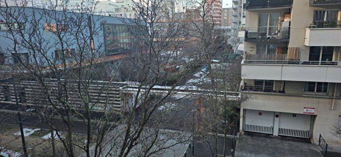 Appartement à louer - Faubourg de lArche, Courbevoie - 4 pièces - 3 chambres