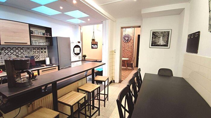 Appartement à louer - Moulin-Poterie, Roubaix - 7 pièces - 6 chambres