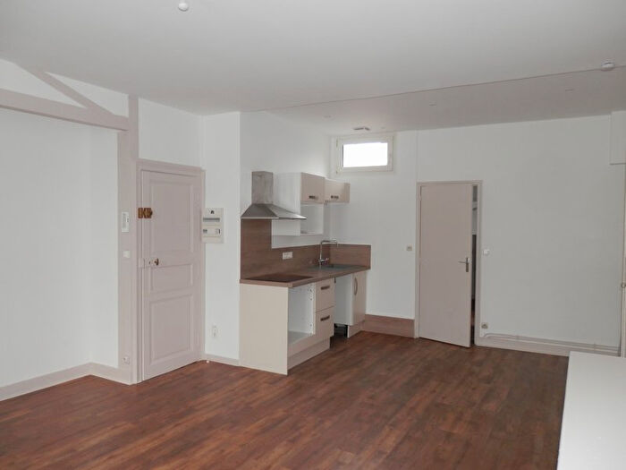 La Flèche, Centre-ville : Appartement 3 pièces à louer