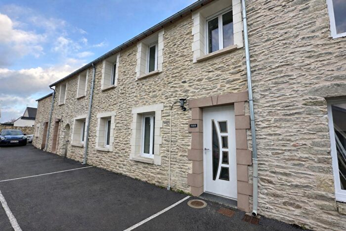 Maison à louer - Tourlaville, Centre-ville - 4 pièces - 3 chambres