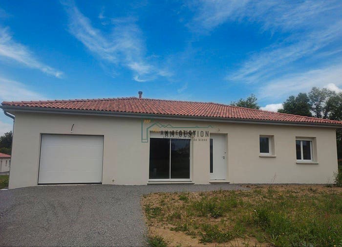 Maison 4 pièces à louer à Saint-Laurent-sur-Gorre