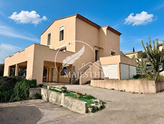 Maison à vendre - Pierrefeu-du-Var - 5 pièces - 4 chambres