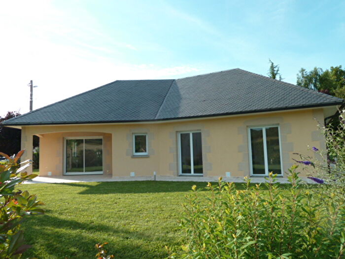 Maison à louer - Saint-Saturnin-de-Lenne - 4 pièces - 3 chambres