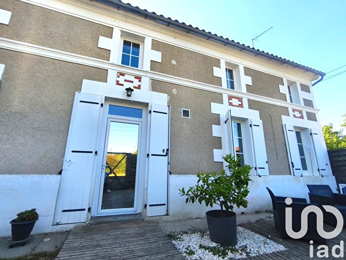 Maison à vendre - Montlieu-la-Garde - 5 pièces - 3 chambres