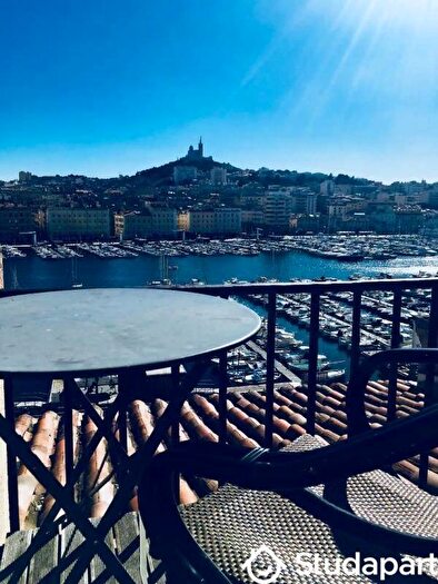 Appartement à louer - Hôtel de Ville, Marseille ème arrondissement - 2 pièces - 1 chambre