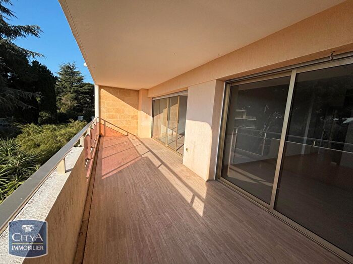 Appartement à louer - Cannes, Petit Juas - 3 pièces - 2 chambres