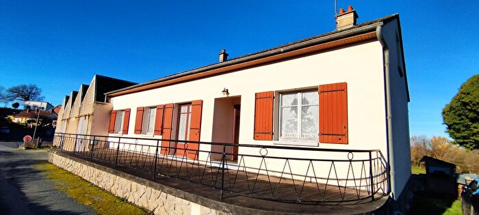 Maison à vendre - Saint-Médard-la-Rochette - 6 pièces - 4 chambres