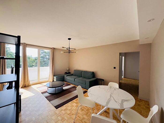 Appartement à louer - Lyon ème arrondissement - 4 pièces - 3 chambres