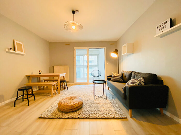 Appartement à louer - Lyon e , Grand Trou, Moulin à vent, Petite Guille - 4 pièces - 3 chambres