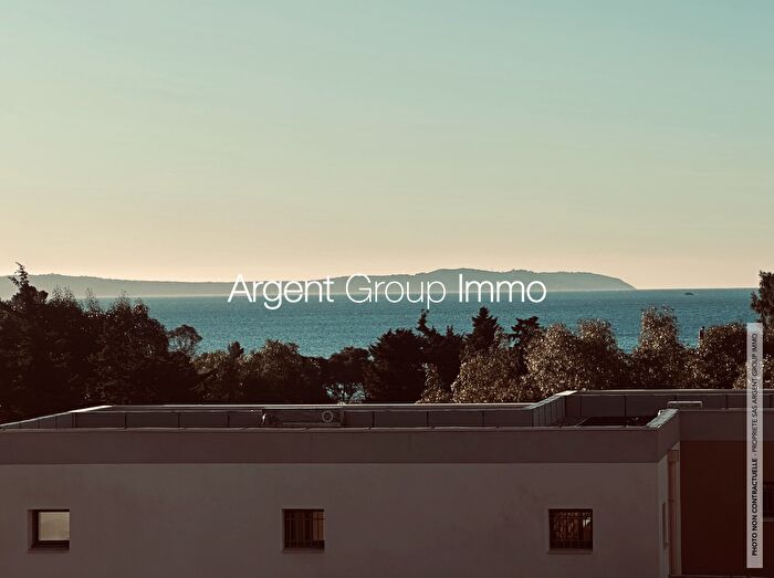 Maison à vendre - Le Lavandou, Fossette, Aiguebelle, Pointe de la Sèque - 5 pièces - 4 chambres