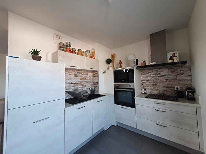 Appartement à louer - Dijon, Chartreuse - 4 pièces - 3 chambres