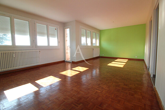 Appartement à vendre - Châtenoy-le-Royal - 4 pièces - 2 chambres