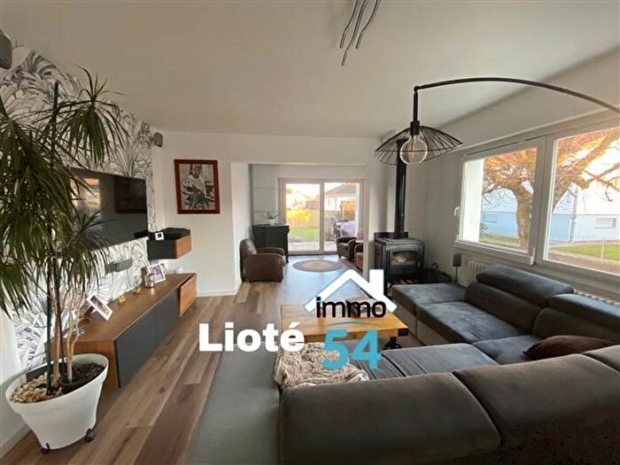 Maison à vendre - Charmes - 8 pièces - 4 chambres