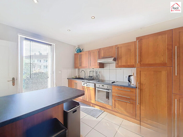 Appartement à vendre - Sarrebourg, Centre-ville - 4 pièces - 2 chambres