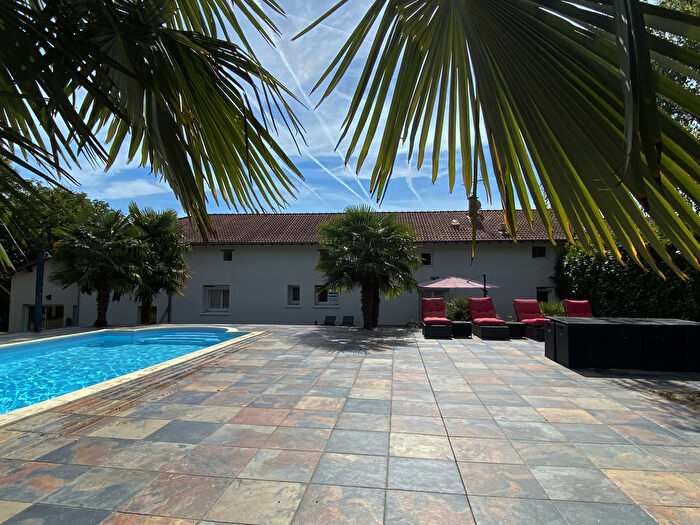 Maison à vendre - Cruzilles-lès-Mépillat - 8 pièces - 5 chambres